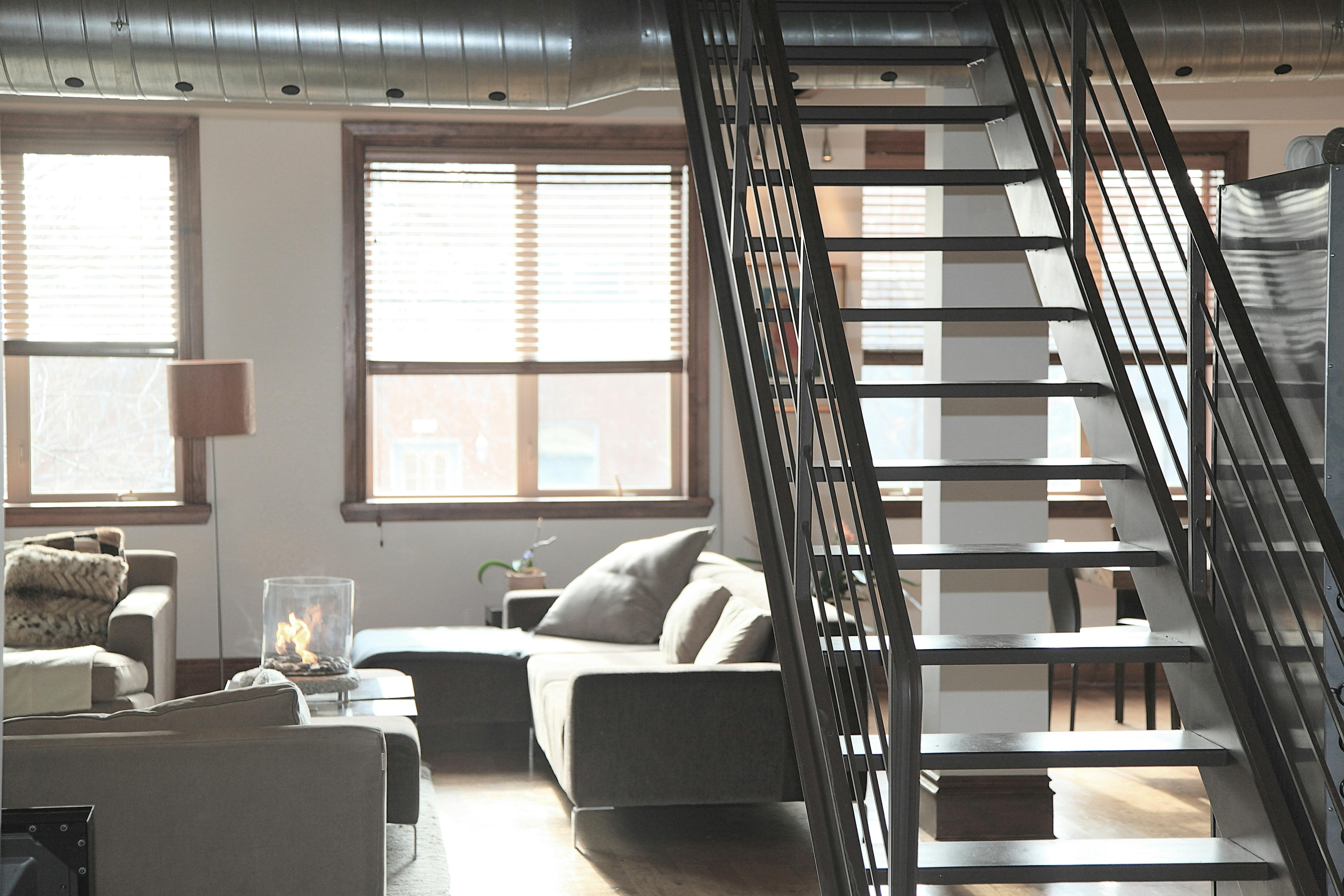 8 Stunning Loft Railing Ideas to Elevate Your Staircase Design – SI ...
