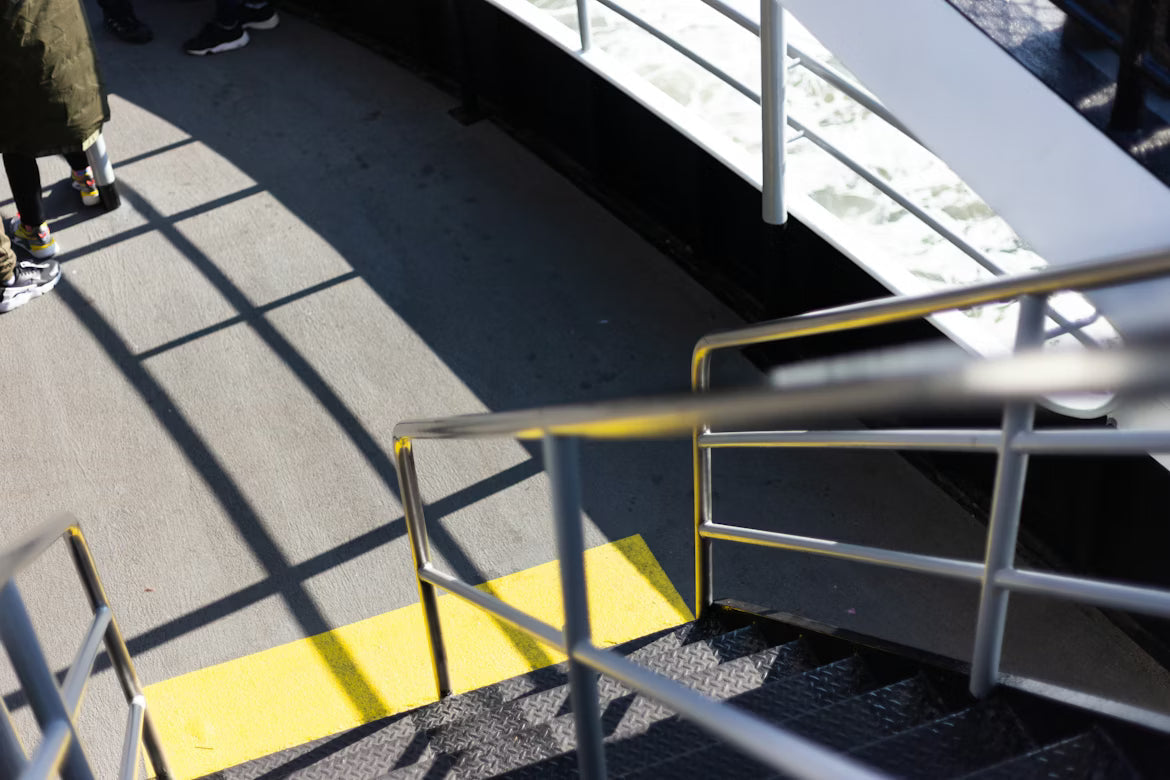 How to Apply ADA Handrail Guidelines at Home – SI Handrails