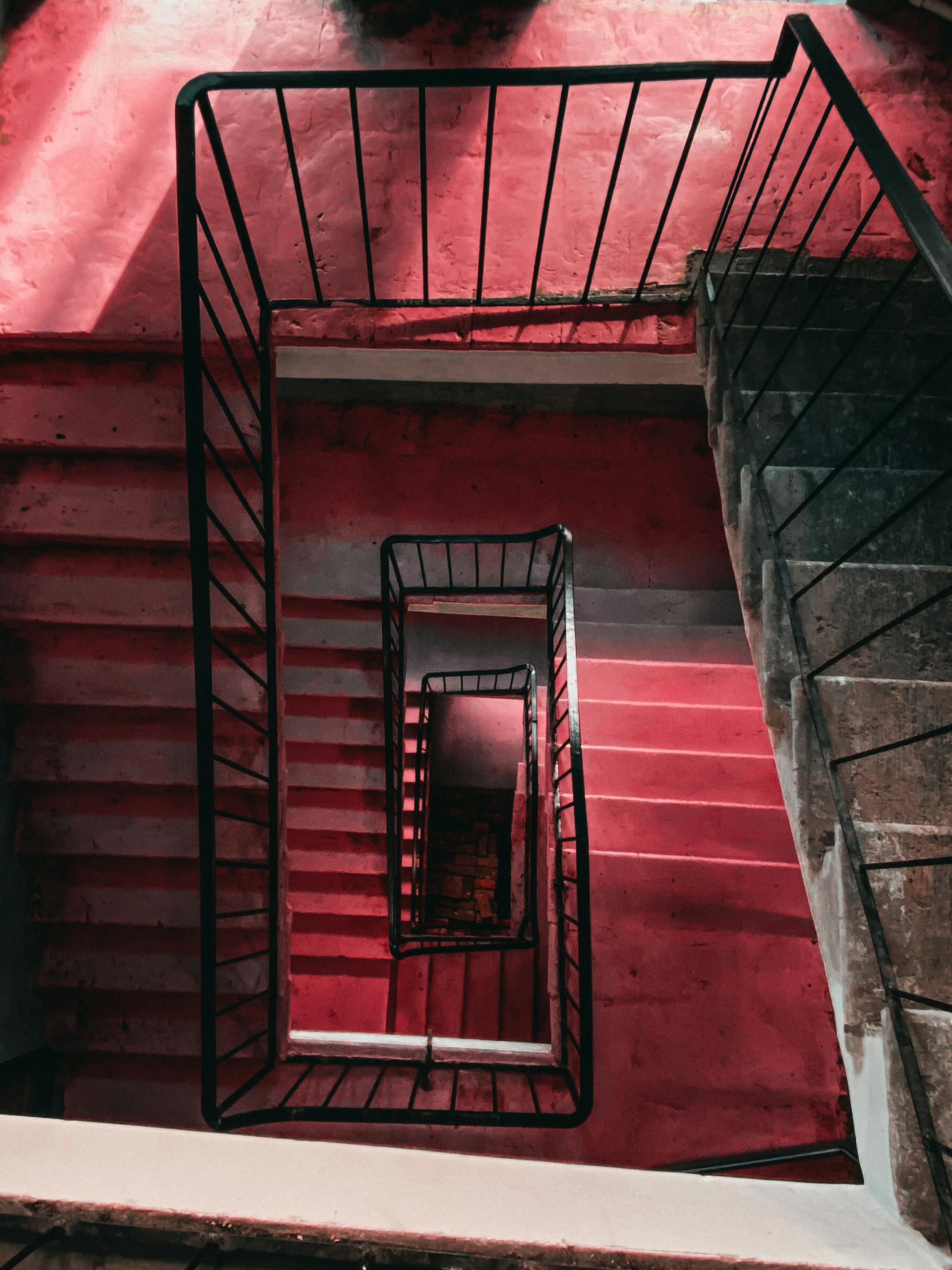 How Handrails Help in Emergency Evacuations – SI Handrails