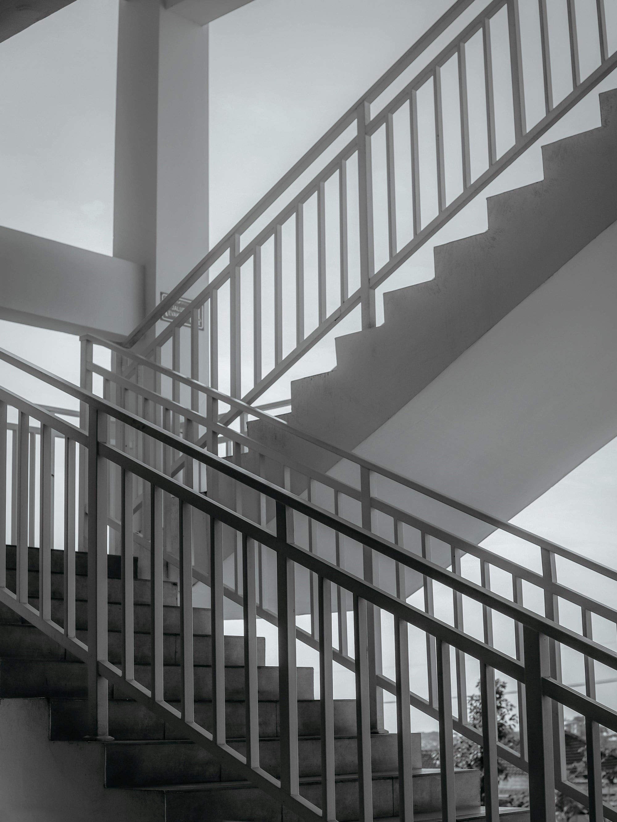 How To Install Handrails Outside [Step-by-Step Guide] – SI Handrails