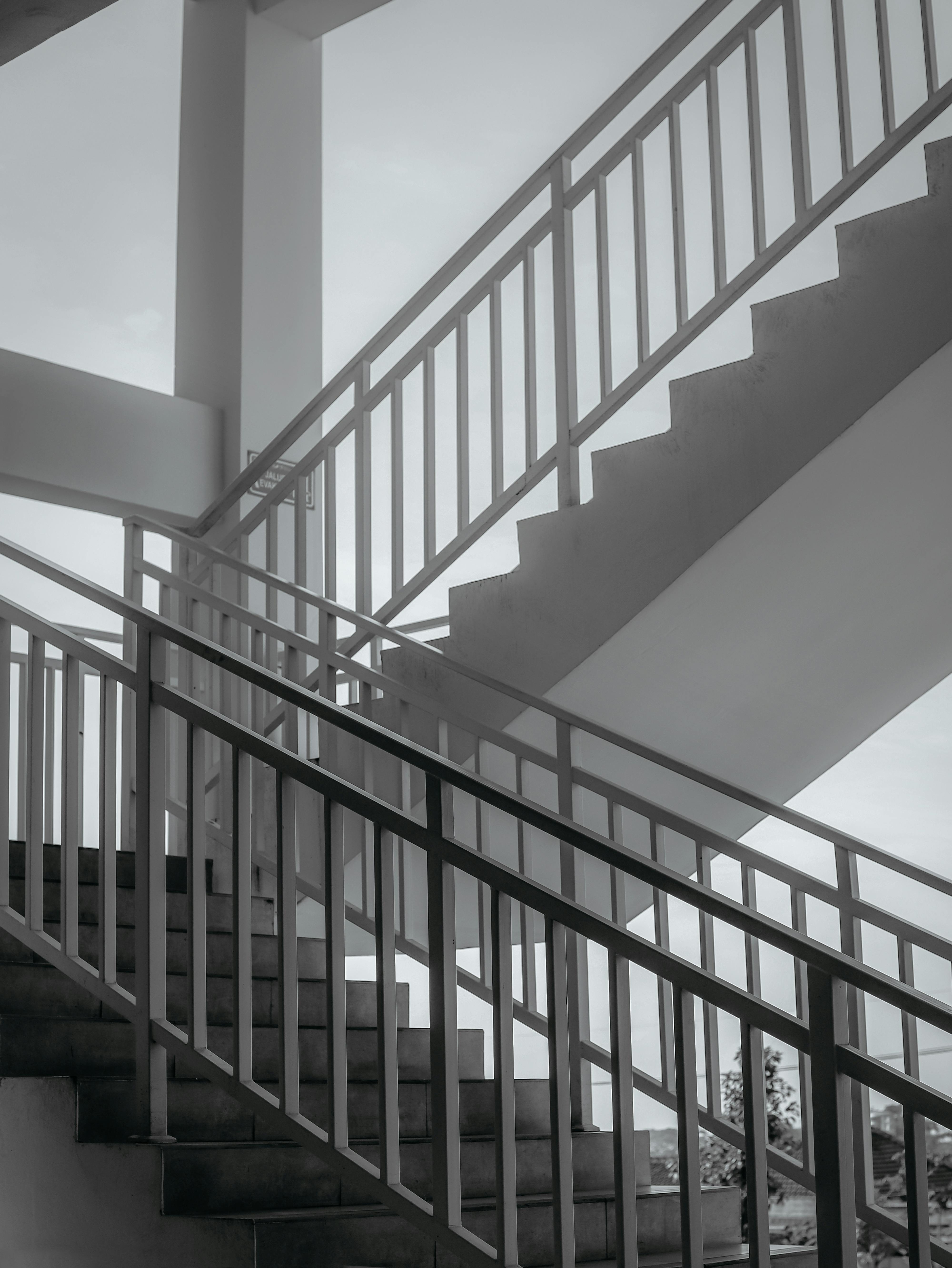 How To Install Handrails Outside [Step-by-Step Guide] – SI Handrails