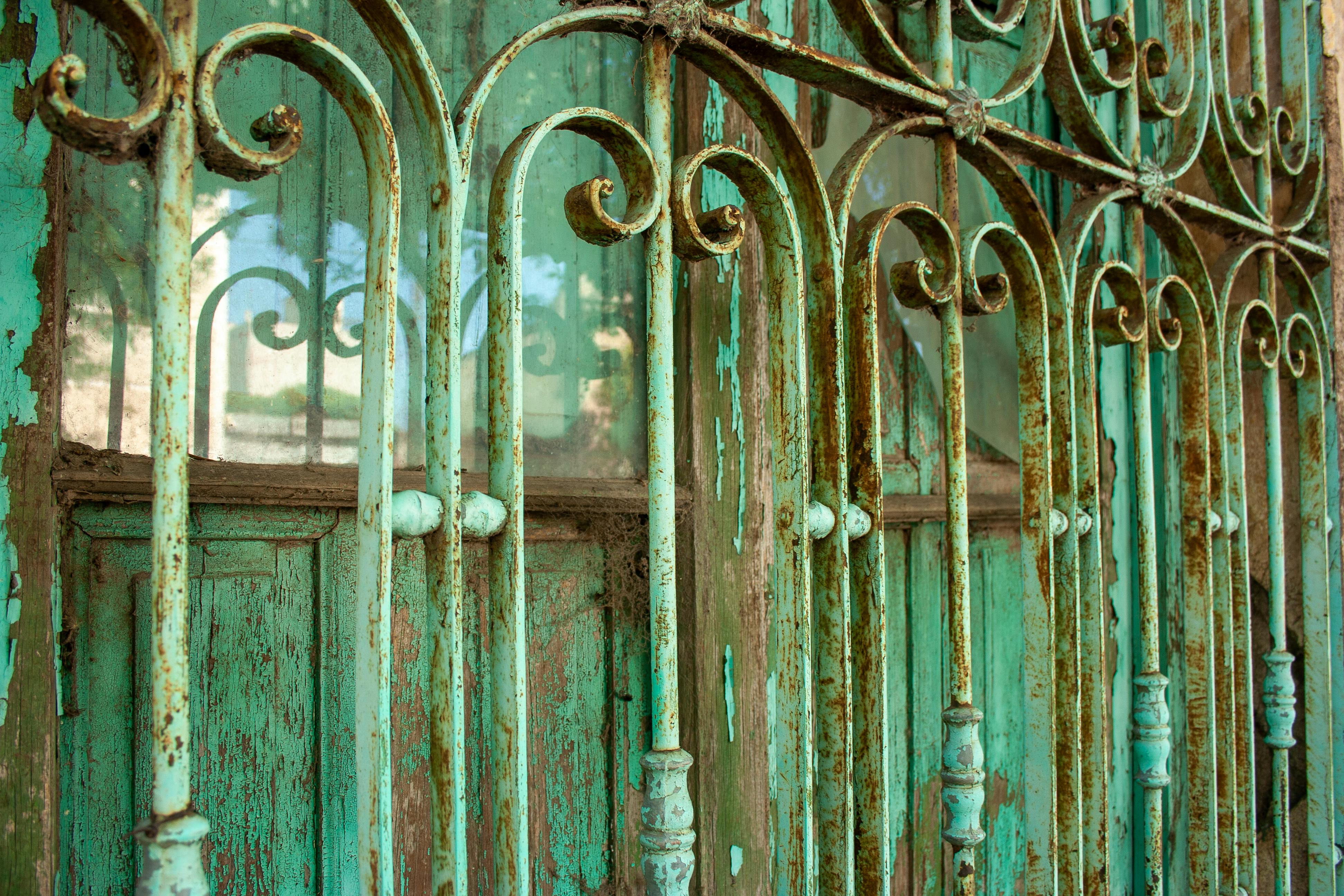 Salvaging Wrought Iron: How to Differentiate Surface Rust vs Rot – SI ...