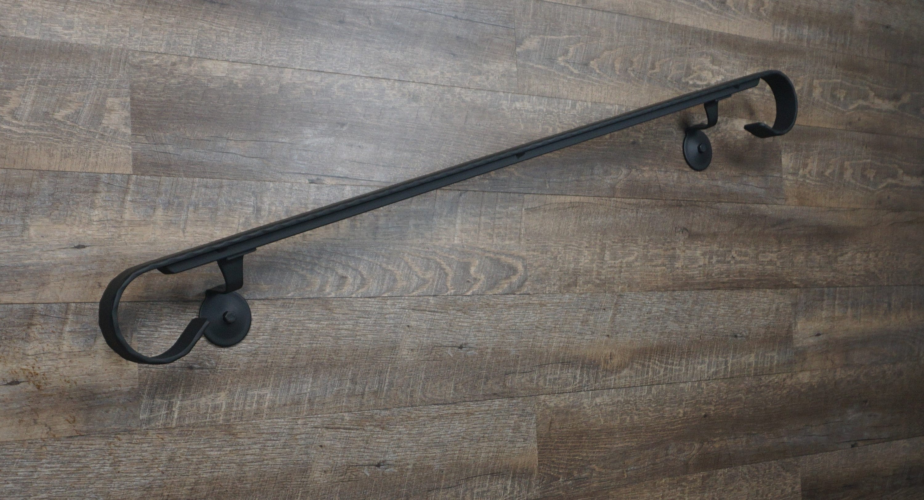 Hammered Bar Hand Forged Modern Wrought Iron handrail, End Wall Mount ...