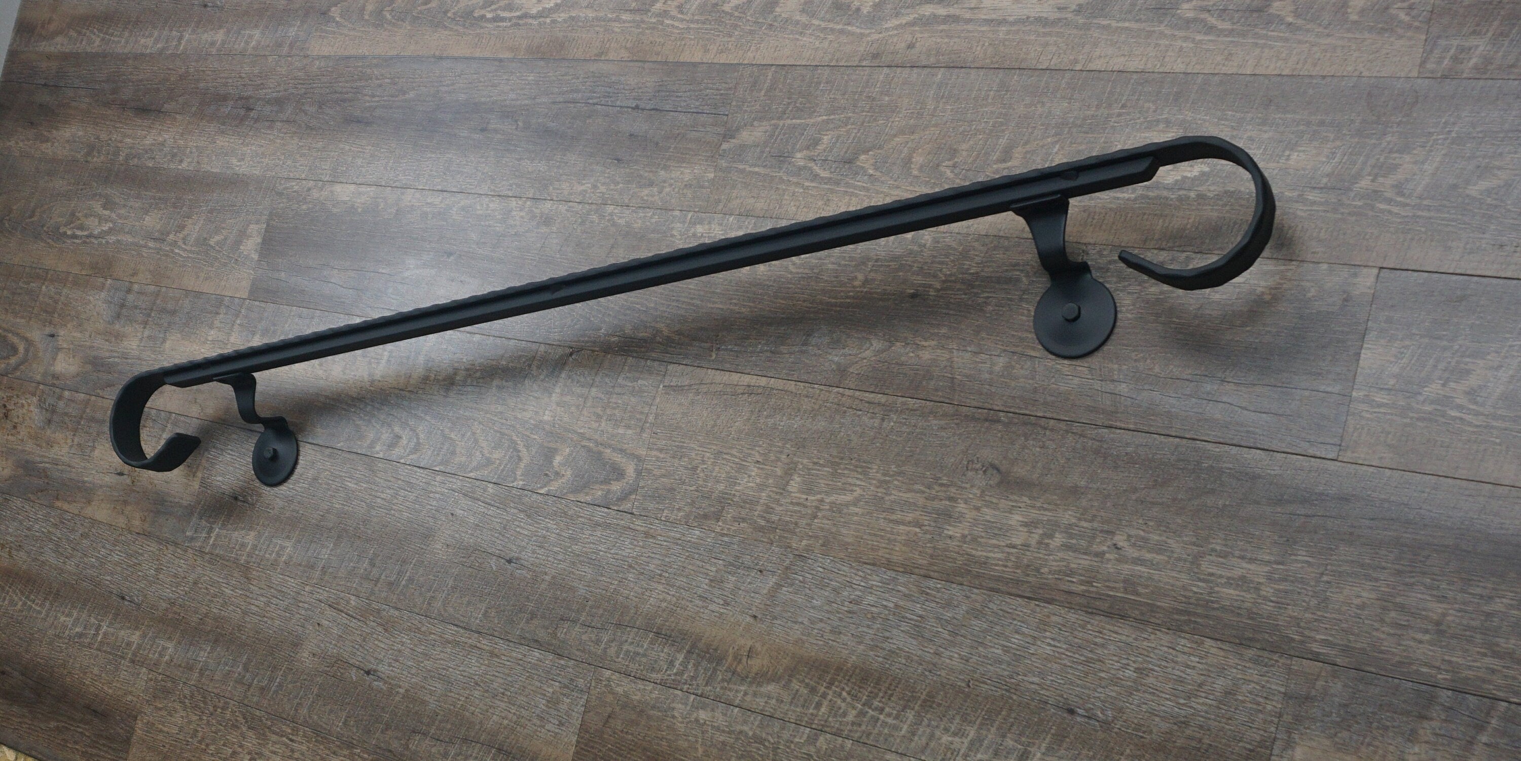 Hammered Bar Hand Forged Modern Wrought Iron handrail, End Wall Mount ...