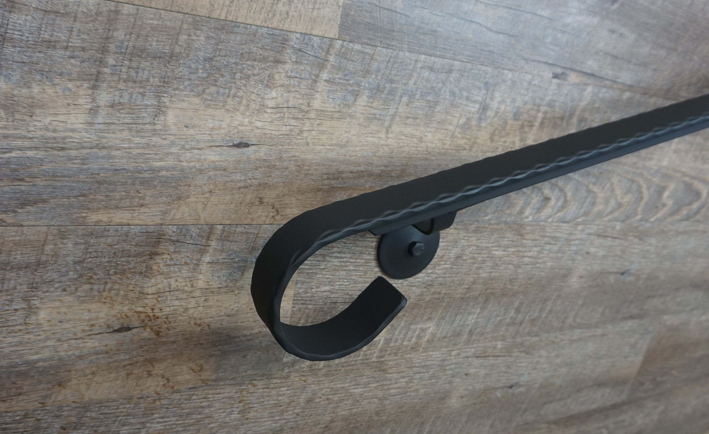 Hammered Bar Hand Forged Modern Wrought Iron handrail, End Wall Mount ...