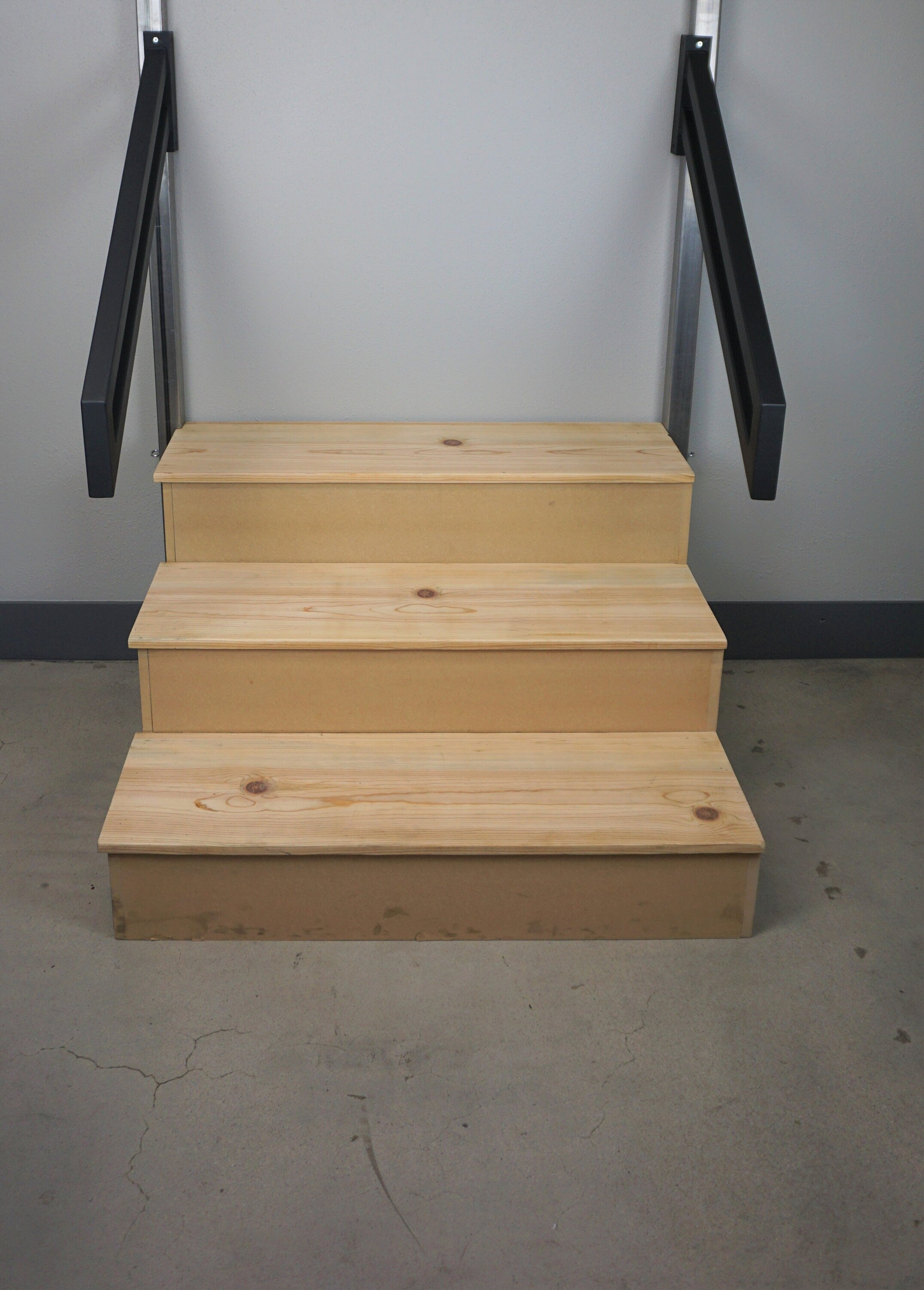 Modern Wrought Iron handrail, End Wall Mount steel hand rail, Stair St ...