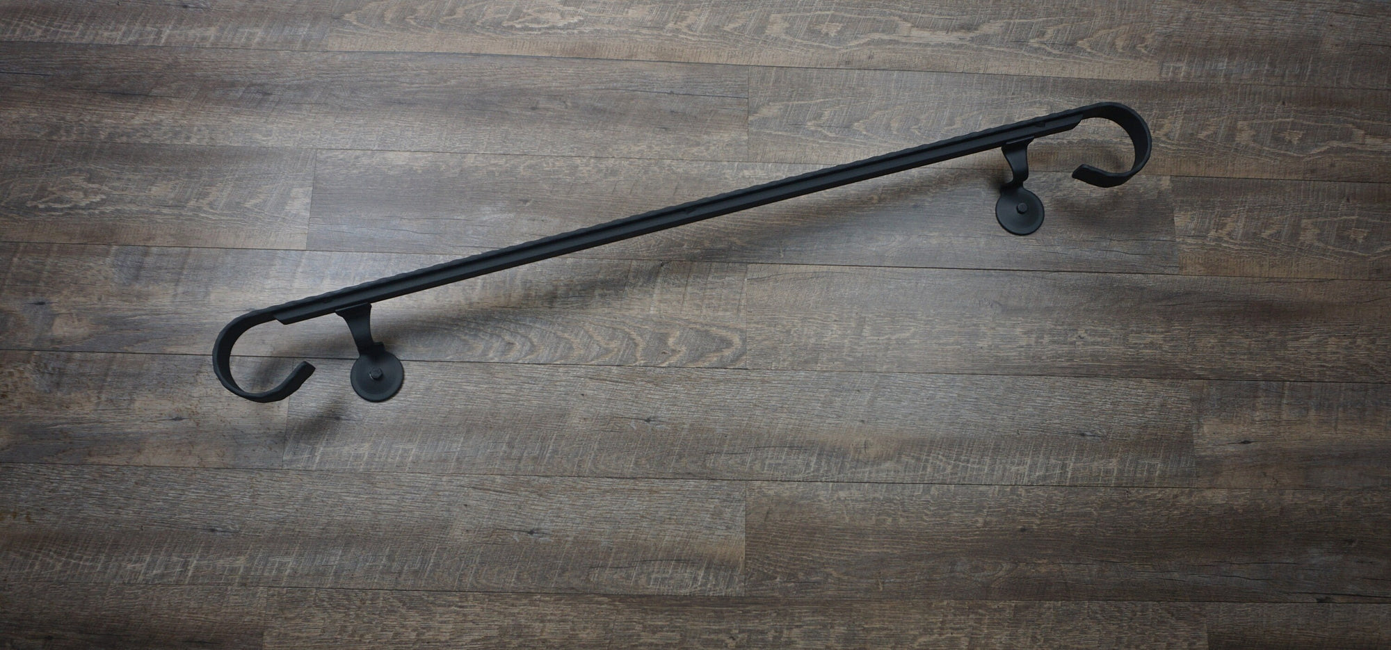 Hammered Bar Hand Forged Modern Wrought Iron handrail, End Wall Mount ...