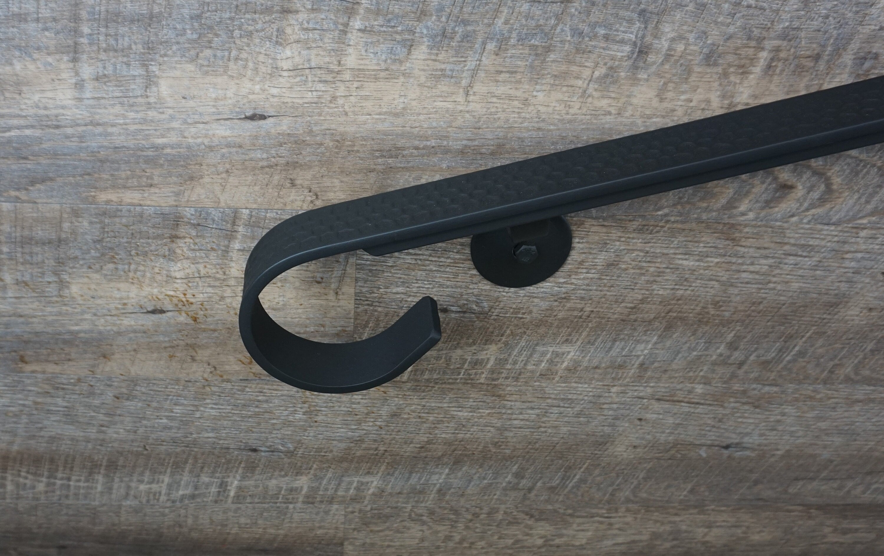 Hammered Bar Hand Forged Modern Wrought Iron handrail, End Wall Mount ...