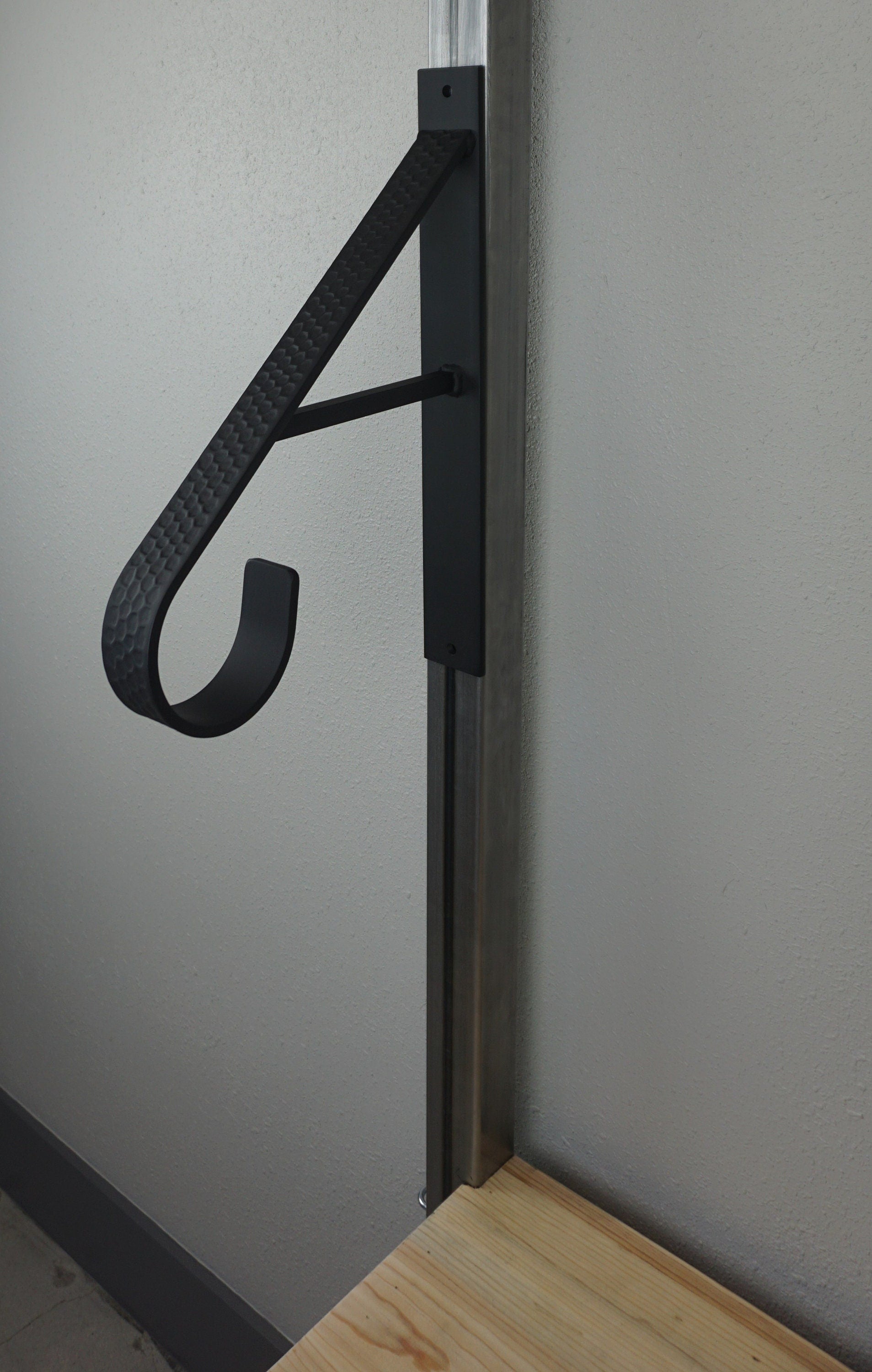 Grab Rail | Iron Flat Bar Handrail | Honeycomb Model – SI Handrails